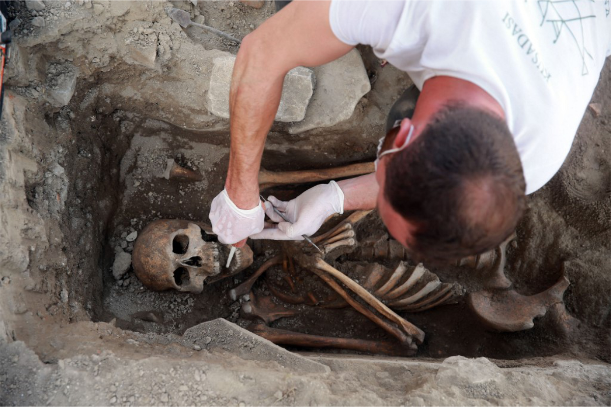 C’est quoi, le métier d’archéologue ? - 1jour1actu.com