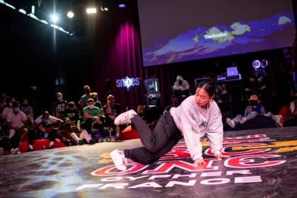 B-girl Carlota se prépare pour les J. O. de breakdance
